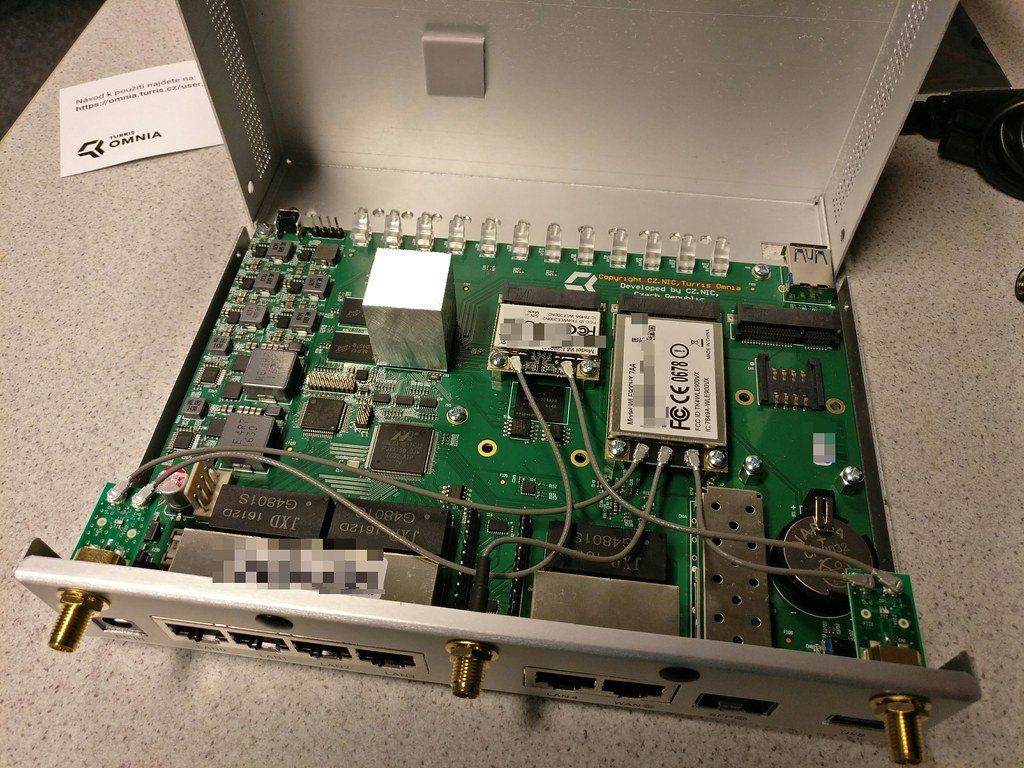 A Turris Omnia NG Wired ventilátormentes, rack-kompatibilis OpenWrt ...
